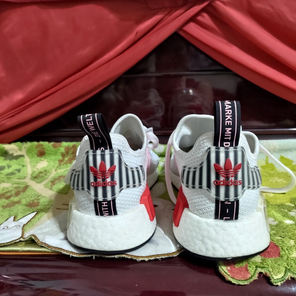 Adidas 女鞋 慢跑鞋 休閒 襪套鞋 避震 BOOST 白色 2000 us7.5 UK6 JP245 斑馬紋 - mini4332 - iOPEN Mall