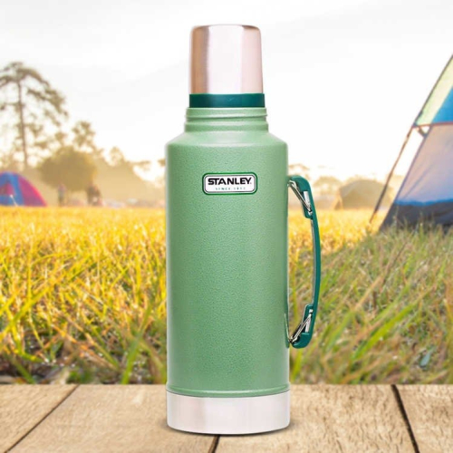 美國🇺🇸史丹利Stanley經典錘紋綠色 真空不鏽鋼保溫壺1.9L容量 - 大心の賣店