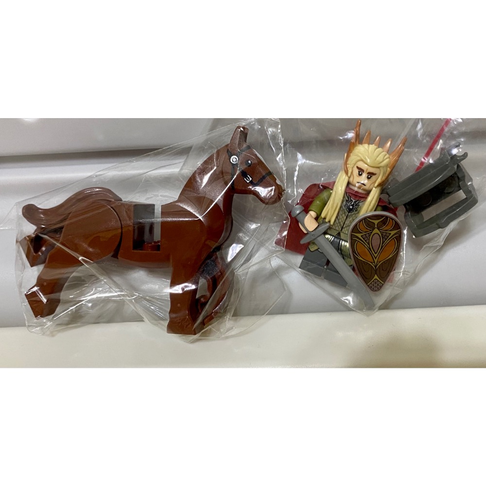 [步步高]展示美品樂高lego 79012 精靈王含盾牌武器（全新深棕戰馬配馬鞍） - [步步高]lego 樂高二手商品依現況售出，售出後不退 ...
