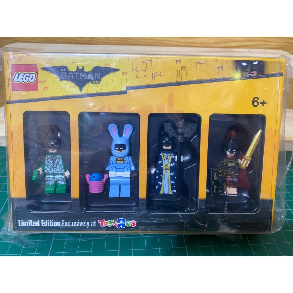 [步步高]全新未拆樂高lego 絕版限定蝙蝠俠一套（含稀有羅馬戰士蝙蝠俠如圖） - [步步高]lego 樂高二手商品依現況售出，售出後不退不補 ...