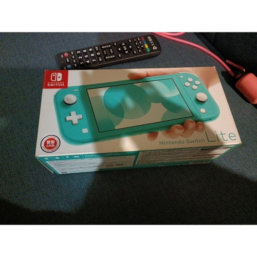 LITE 綠 有附原廠充電線 - SWITCH遊戲片 - iOPEN Mall