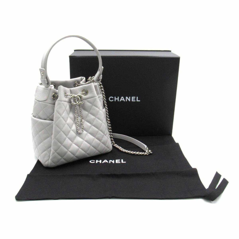 CHANEL 冰川灰 水桶包 鍊條 手提 側背包 斜背包 情人節 七夕 禮物 - 水晶晶 精品 寶石 服飾 - iOPEN Mall