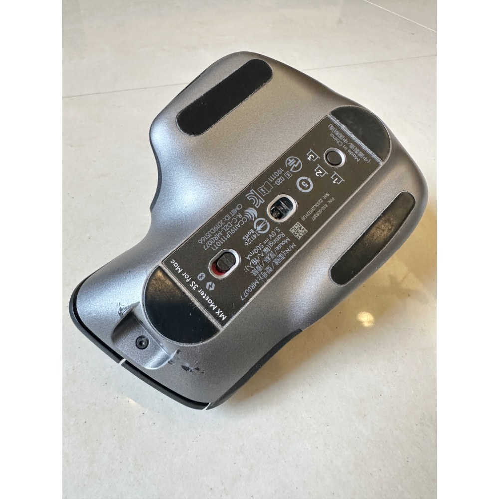 蘿絲車庫：二手 九成新 logitech MX Master 3S for Mac 光學藍牙滑鼠 MR0077 - 蘿絲秘密商店 ...