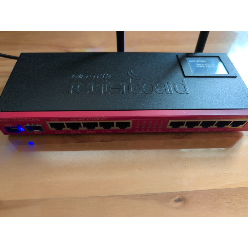 MikroTik RouterOS RouterBOARD RB2011UiAS-2HnD-IN - 賣東西 - iOPEN Mall