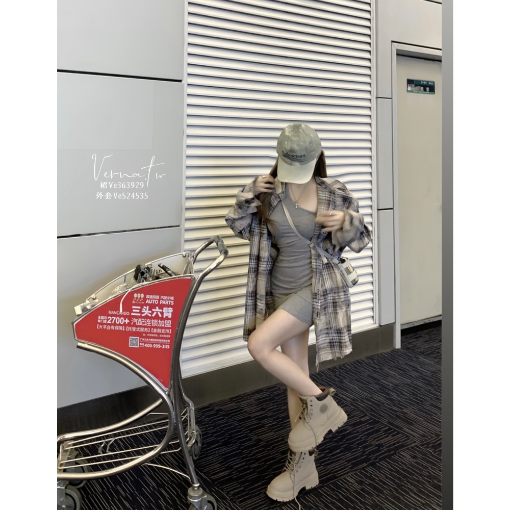 灰色復古格子襯衫+斜肩裙 裙Ve363929 外套Ve524535 - Verna.tw - iOPEN Mall