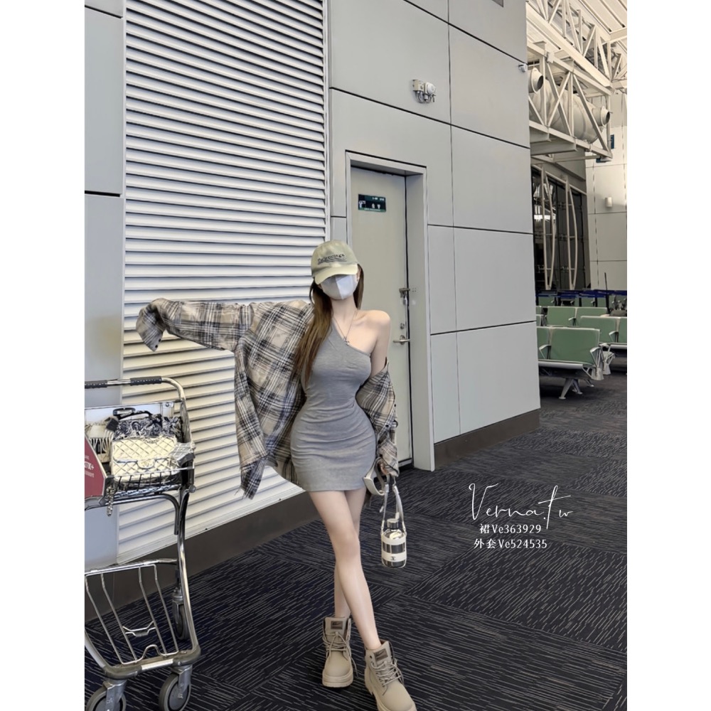 灰色復古格子襯衫+斜肩裙 裙Ve363929 外套Ve524535 - Verna.tw - iOPEN Mall