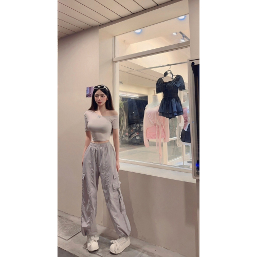 𝑊𝐸𝐼 𝐻𝑆𝐼𝑁 ♡︎简约實搭實穿！纯色显瘦單肩短袖上衣#6034 - WEI.HSIN_ - iOPEN Mall