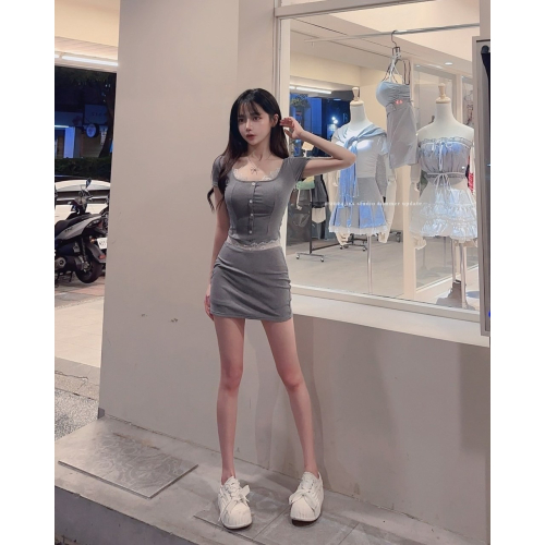 𝑊𝐸𝐼 𝐻𝑆𝐼𝑁 ♡︎ 自帶胸墊！ 盐系小心机，蕾丝短袖上衣短裙纯欲套装 #878 - WEI.HSIN_ - iOPEN Mall