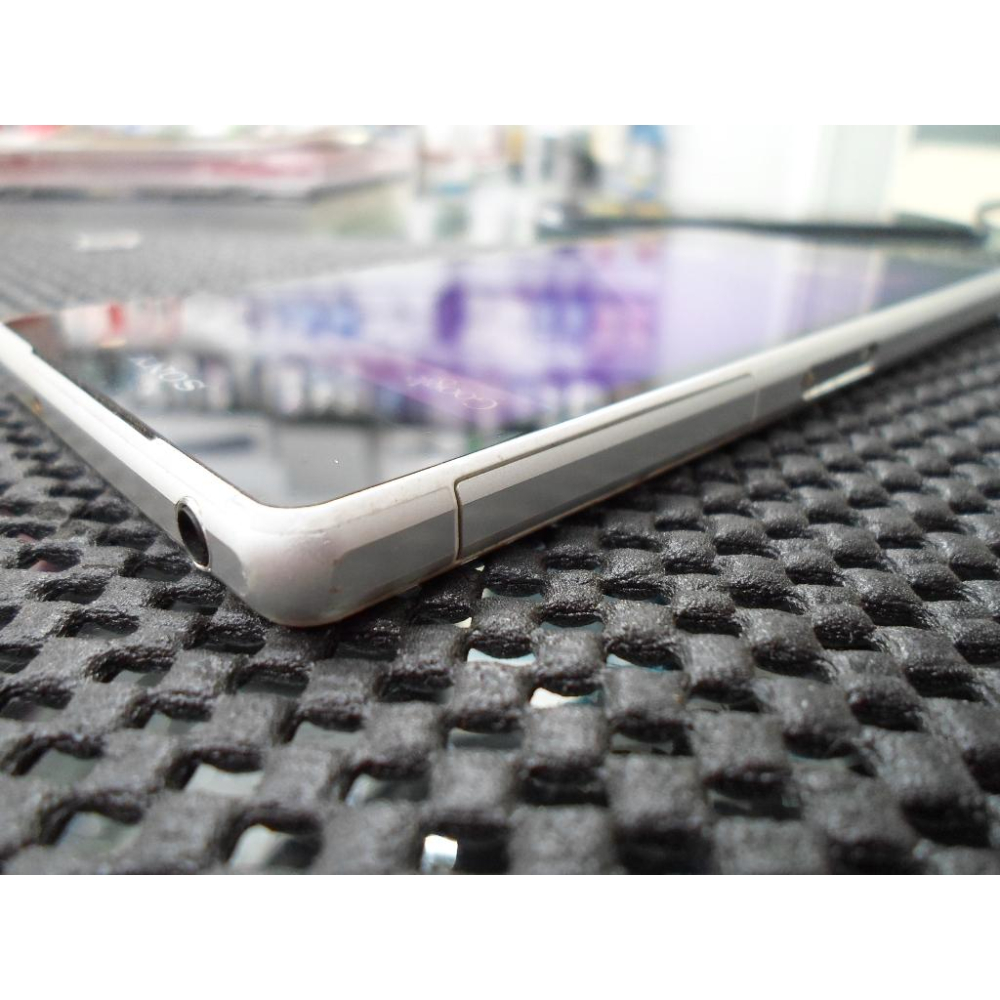 Sony Xperia Z2 D6503背面破掉故障機 - 二手貨集 - iOPEN Mall