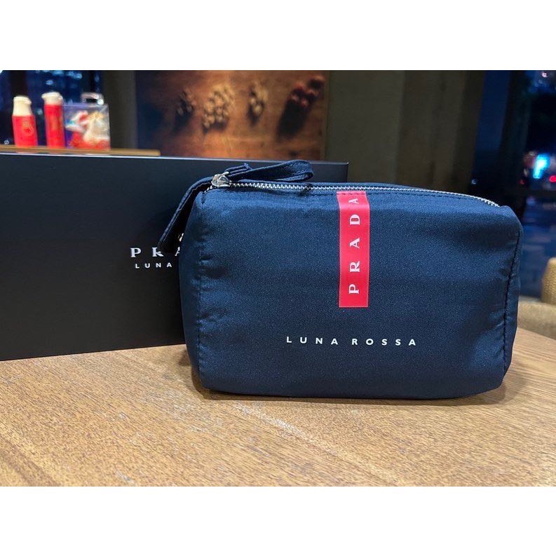 Prada 化妝品VIP美妆礼品，深蓝色化妆包 收纳包 手拿包 腕包 礼盒装 母親節 情人節 送禮自用兩相宜 ️20 - 美好海外全球購 ...