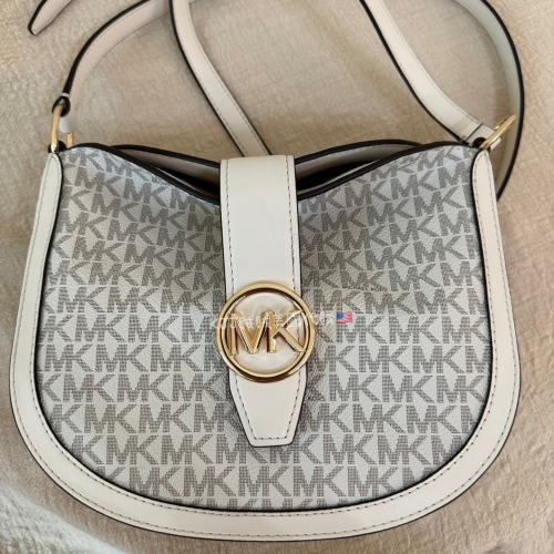 【MICHAEL KORS】MK Gabby 滿版 磁扣 流浪包 小號 馬鞍斜 - KJJ賊賊美國代購 - iOPEN Mall