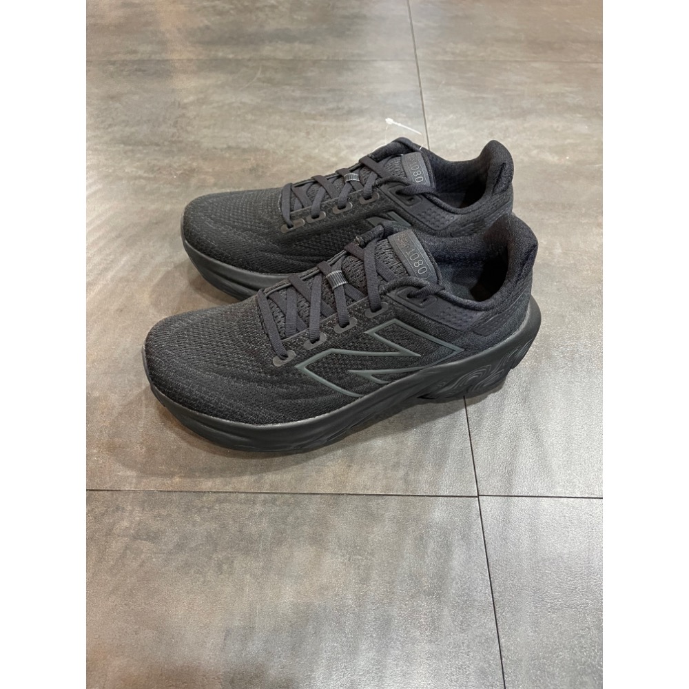 🌹斑馬團🌹Newbalance 慢跑鞋/男鞋/女鞋/2E/柔軟/舒適/百搭/寬楦頭/無車縫/輕量/時尚/M1080T13 - 斑馬團 ...