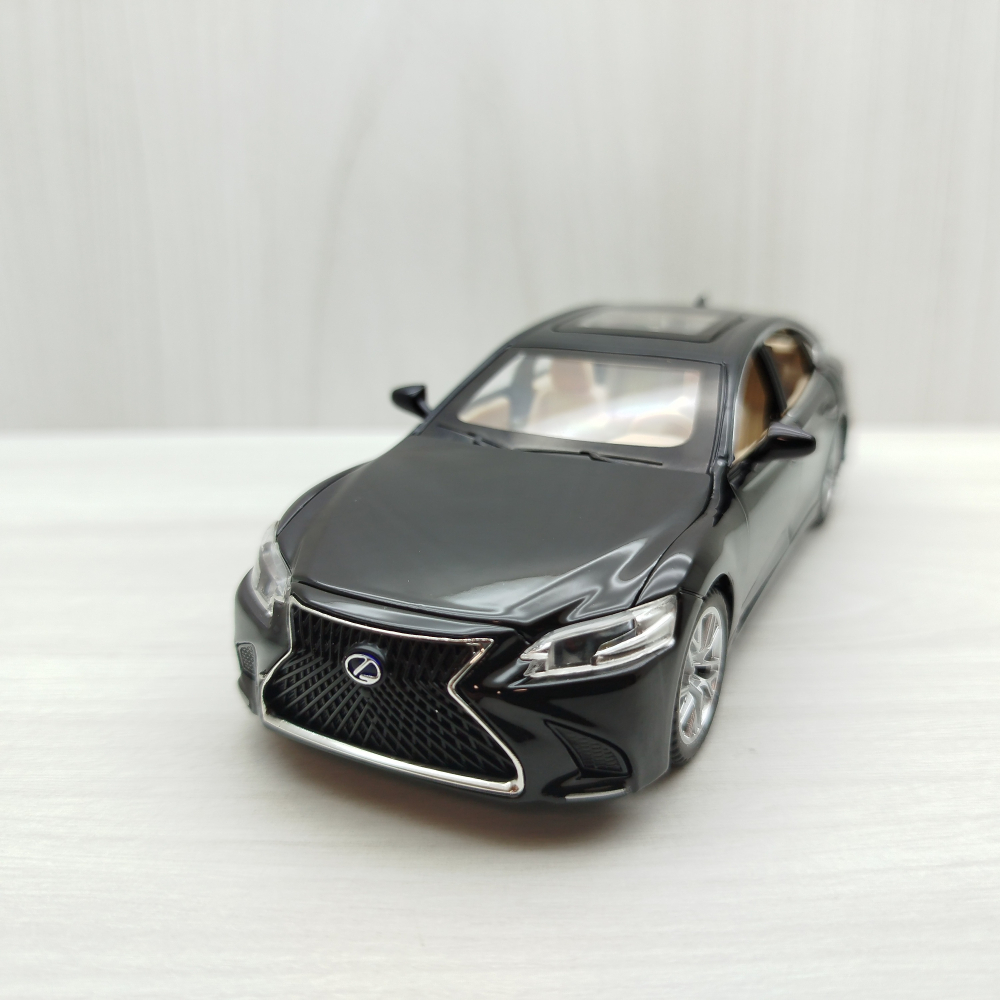 全新盒裝現貨~1:32~凌志 Lexus LS500H 黑色 合金 模型車 聲光車 迴力車 交通模型 - 宅米吉 模型車小館 - iOPEN Mall