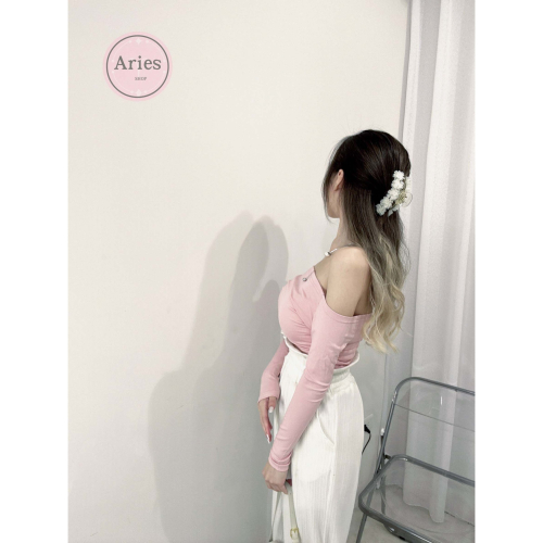 【Aries.shop】新款一字領抓皺造型上衣 女裝 - Aries.shop - iOPEN Mall