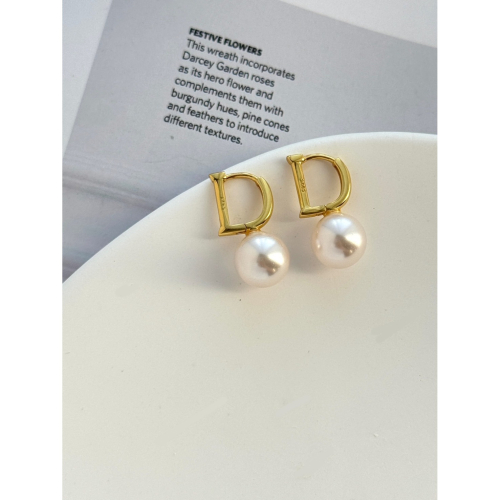 B 02 D字珍珠耳環 - Estelle - iOPEN Mall