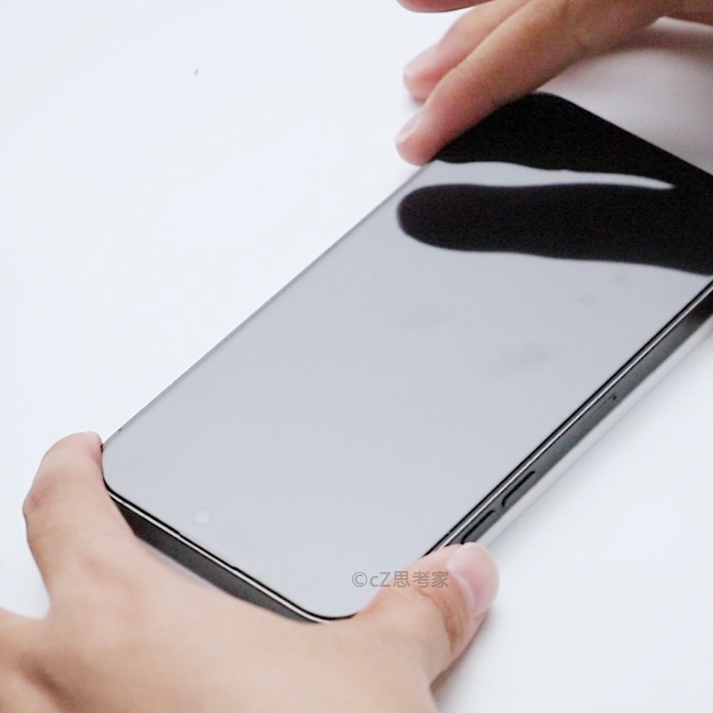 【299免運】今年新款 除塵艙秒貼保護貼 i15 i14 13 12 Pro Max 螢幕貼 保貼 玻璃貼 貼膜神器 - cZ思考家