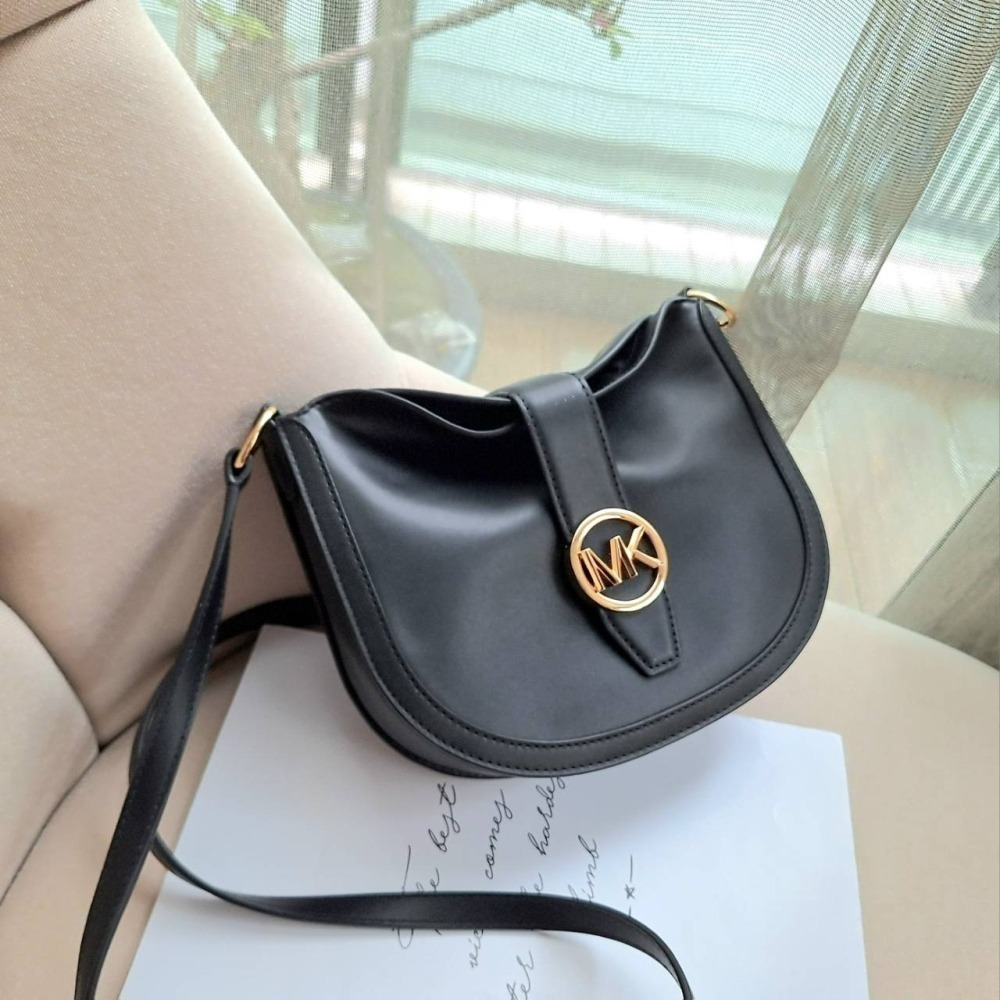 【現貨】MICHAEL KORS Mk 新款 Gabby 馬鞍包 側背包 斜背包 2色任選 可快速出貨 🐶美國代購正品 - latte us ...