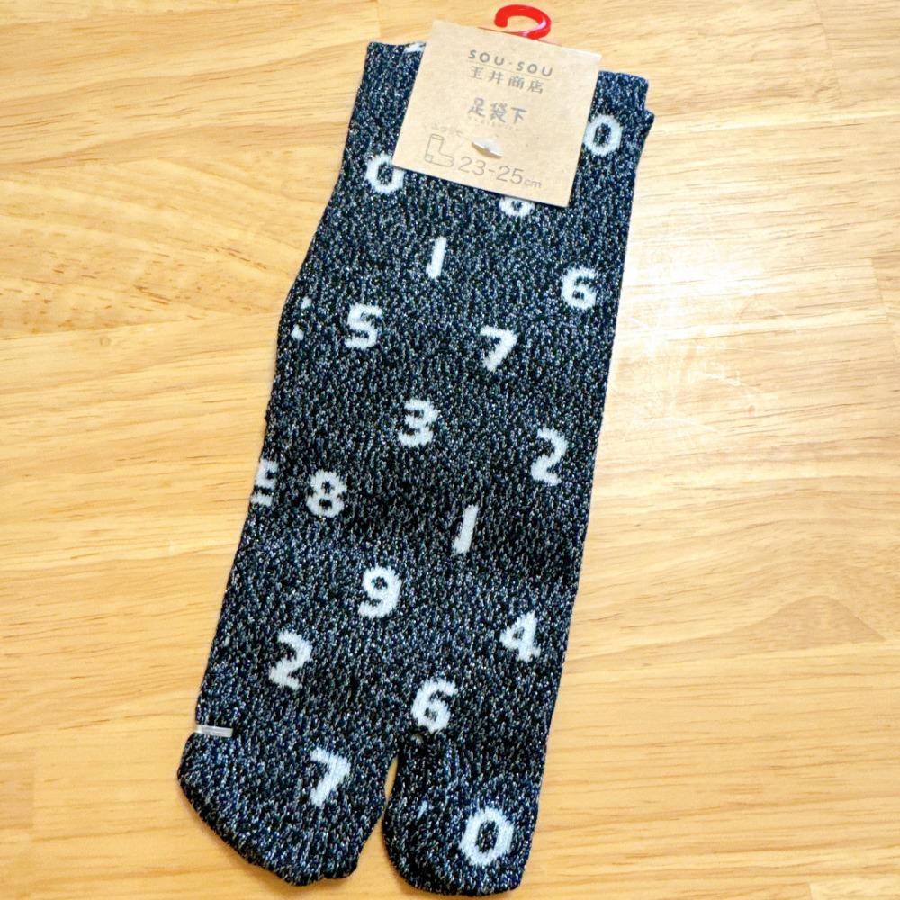 日本 SOU SOU 環保分趾襪 長襪 襪子 十數 黑色 紫色 亮絲線 - 木木·仕事部屋 Mu Mu Studio - iOPEN Mall