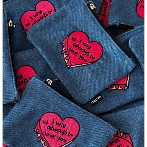 ʜᴀʀᴜᴅᴀɪʟʏ🌙 預購｜MAZZZZY 刺繡心心丹寧零錢包 拉鍊收納包 迷你化妝包 隨身包 - ｜ʜᴀʀᴜ ᴅᴀɪʟʏ 🌙 韓國選物·代購 ...