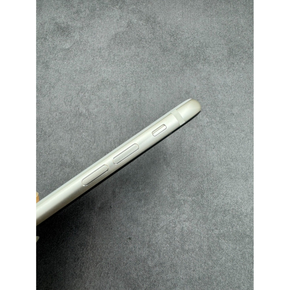 敬騰通訊_IPHONE SE3 64G 白 電池100% 保固2024/11/15 (2352) 無盒台中面交安全保證 - 敬騰商行 - iOPEN Mall