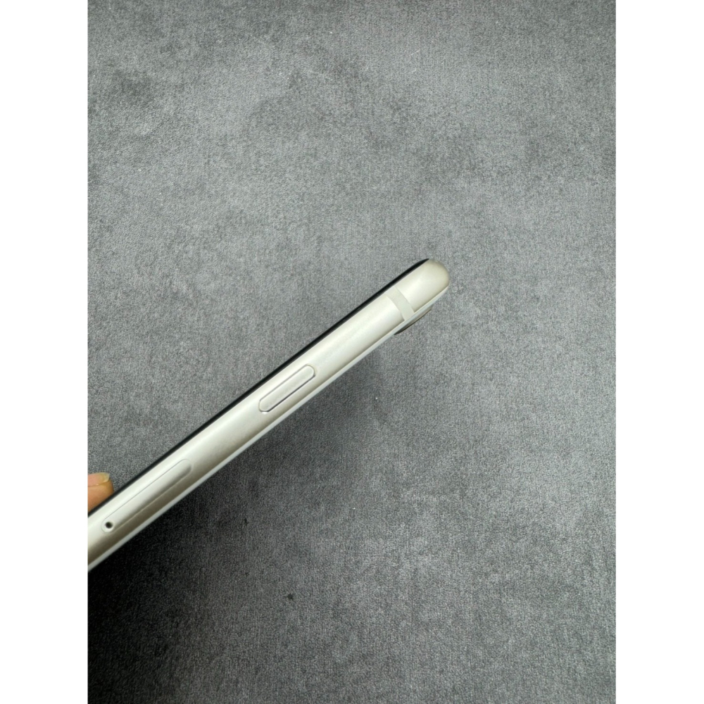 敬騰通訊_IPHONE SE3 64G 白 電池100% 保固2024/11/15 (2352) 無盒台中面交安全保證 - 敬騰商行 - iOPEN Mall