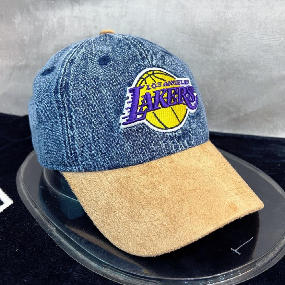 【球衣藏家】New Era 洛杉磯 湖人 Lakers 單寧藍 可調式 老帽 NBA Dad Hat - NBA球衣藏家 JHM ...
