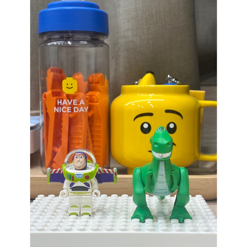 樂高 Lego 玩具總動員 巴斯光年 抱抱龍 - 樂高挖寶小世界 - iOPEN Mall