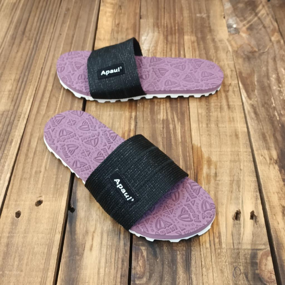 【APAUL 雅鉑】12405 黑/紫/白底 經典雅鉑紋拖鞋 寬版一字拖鞋 橡膠質感室內拖鞋 旅行拖鞋 - 雅鉑品牌鞋 - iOPEN Mall