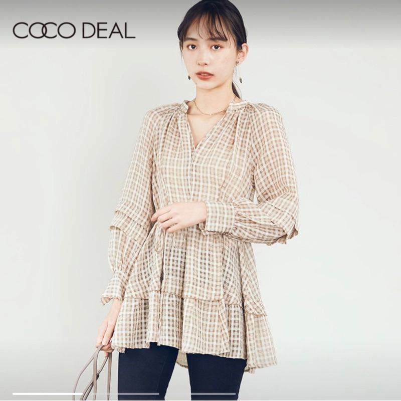 正品全新 Cocodeal 可愛英倫格紋蛋糕層次荷葉擺娃娃衫 上衣 奶茶2號 - My Agora - iOPEN Mall