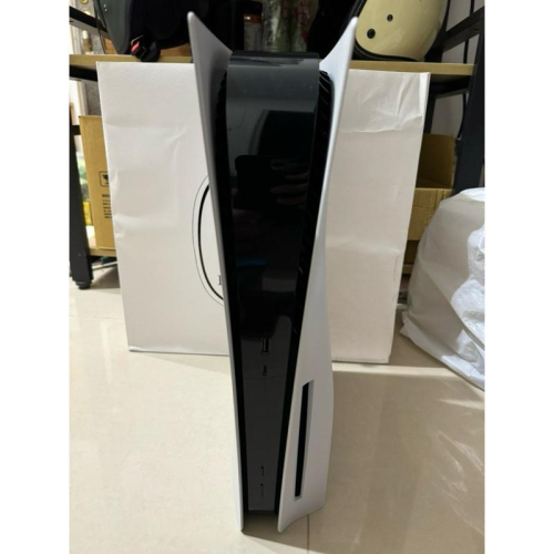 極新 PS5 光碟版 1018A 公認散熱最好的版本 極少玩 沒什麼灰塵 連手把都像全新的 高清拍攝 品質保證 - 玩家遊戲天堂 Switch PS4 PS5 買賣 回收 - iOPEN Mall