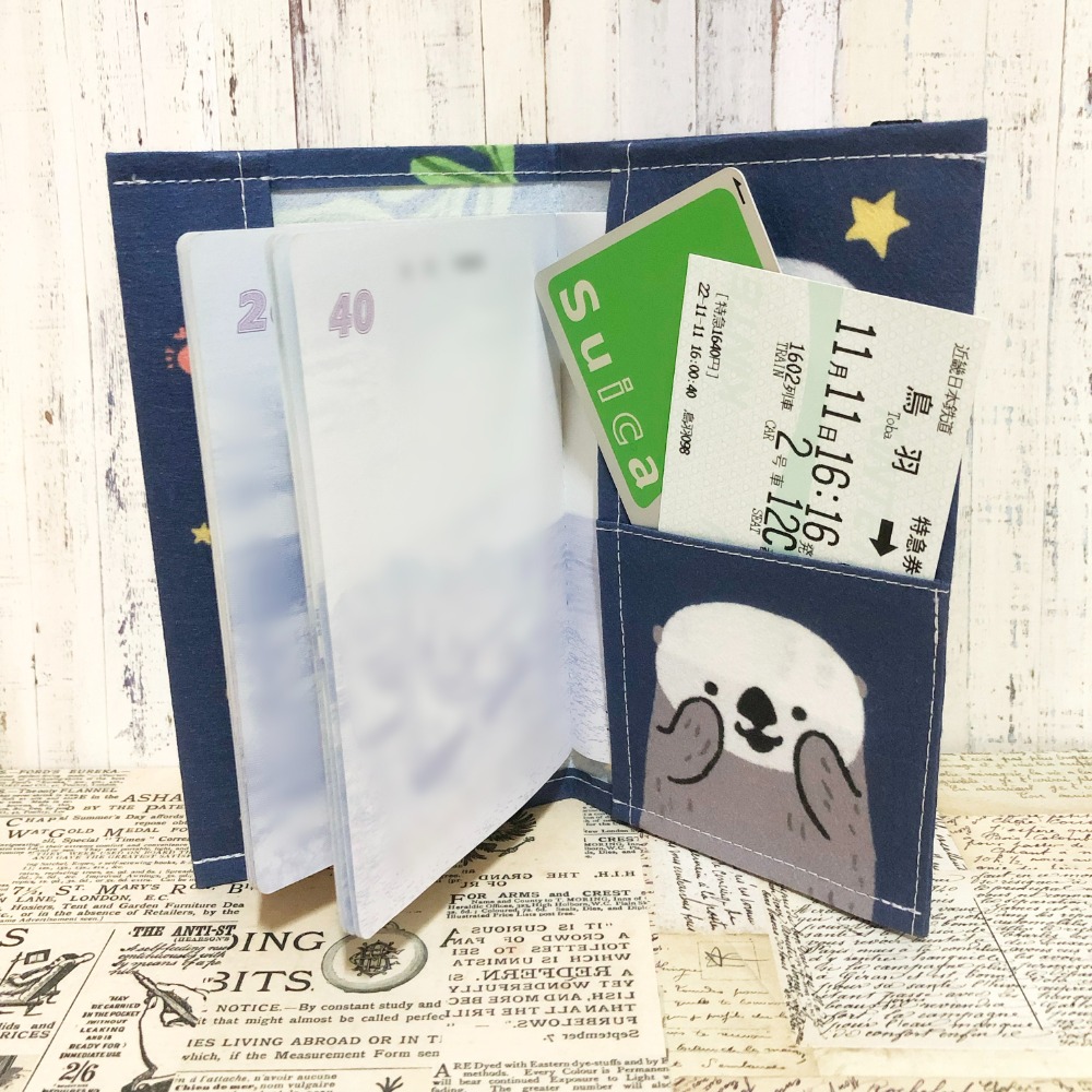 【Miki Chen 插畫工作室】 台灣原創插畫商品-海洋悠遊Otto小海獺護照套 筆記本書套 - Miki Chen插畫工作室 ...