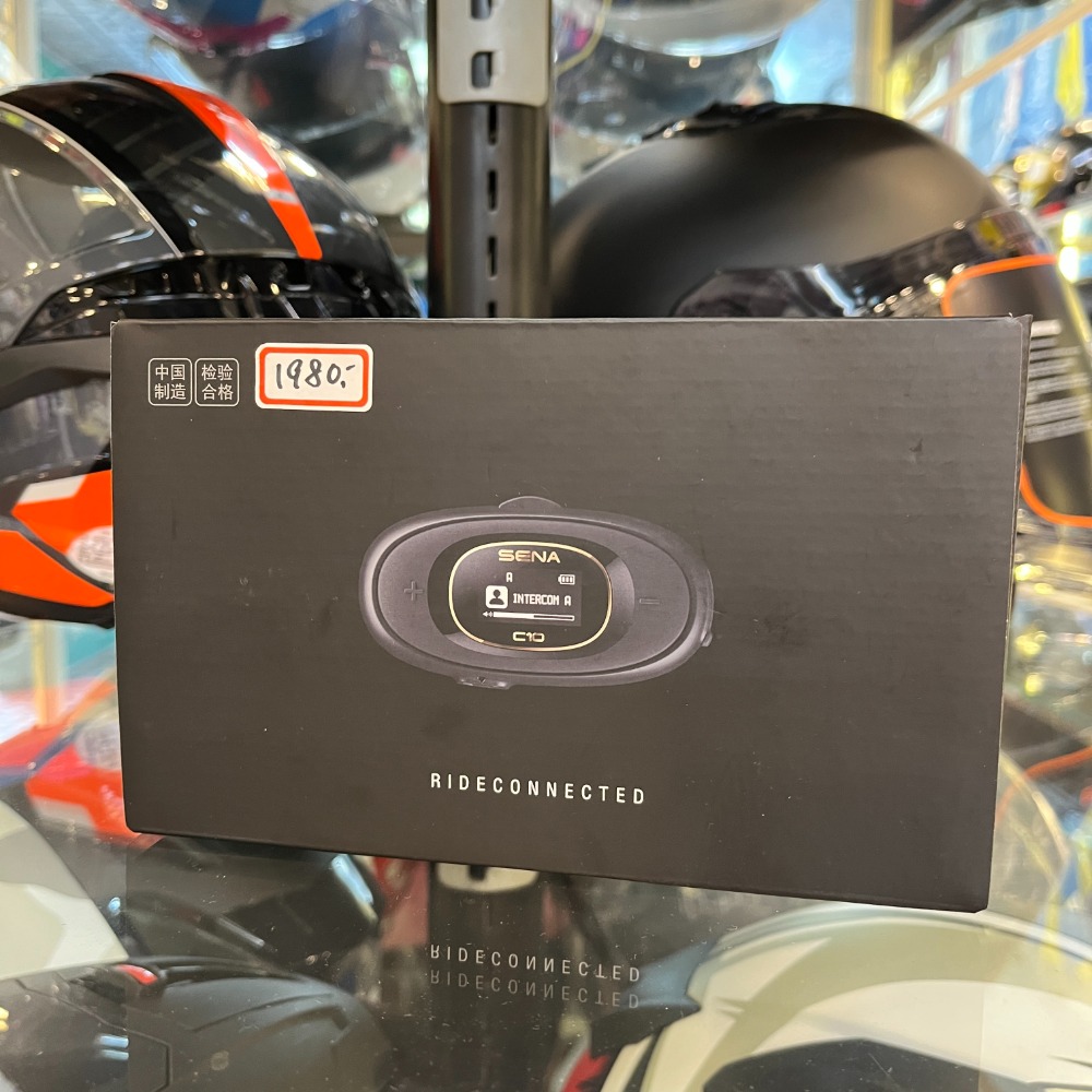 《一戴安全帽》SENA/C10 機車藍牙耳機 十項全能 LCD螢幕/支援四人對講/連續通話16小時/支援手機App - 一戴安全帽 - iOPEN Mall
