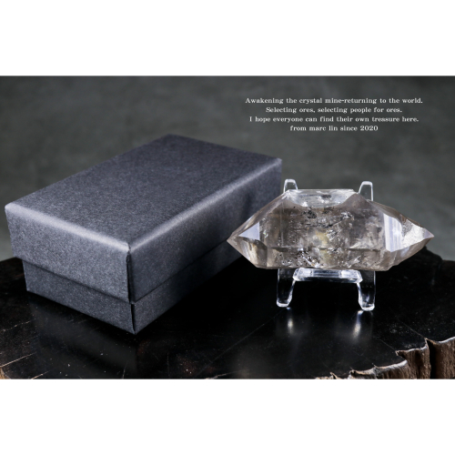 KC-006【精選品】貴州_閃靈鑽+水膽+爆彩+小椅座+黑色收藏盒 / 精選手挑水晶礦石 - 逆光深林‧水晶原礦 - iOPEN Mall