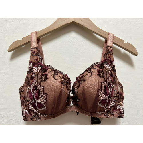 華歌爾 莎露 Salute 美鑽 刺繡蕾絲 精緻內衣 C70 D70 專櫃進口內衣 - 小資女愛便宜-老協珍即期品 - iOPEN Mall